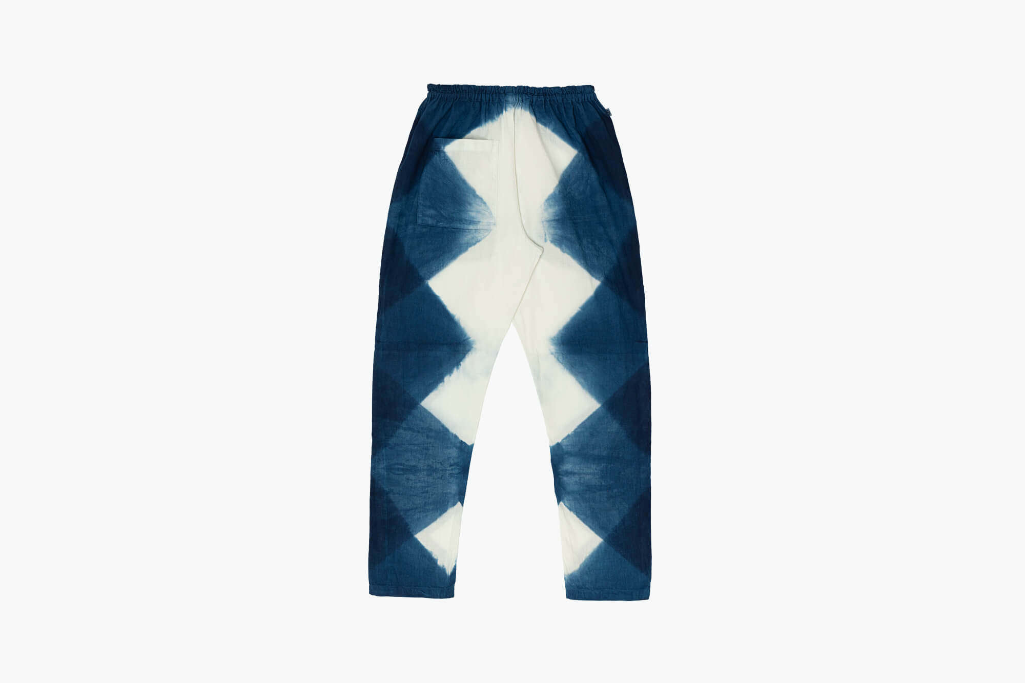 染めと向き合う、具体的な思考 / 宝島染工 【MONPE Limited Edition 染め】 | おしらせ | 地域文化商社 うなぎの寝床